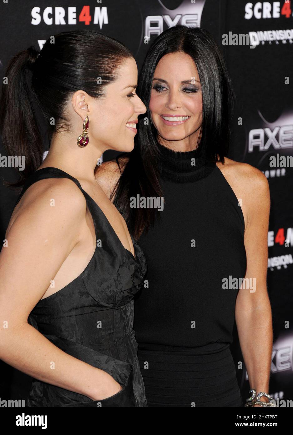 Neve Campbell and Courteney Cox at the Scream 4 World Premiere at ...