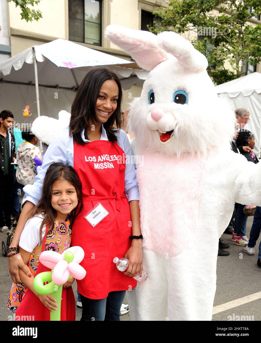 Zoe Saldana, her niece Kayla Cleary and the Easter Bunny at the LA ...