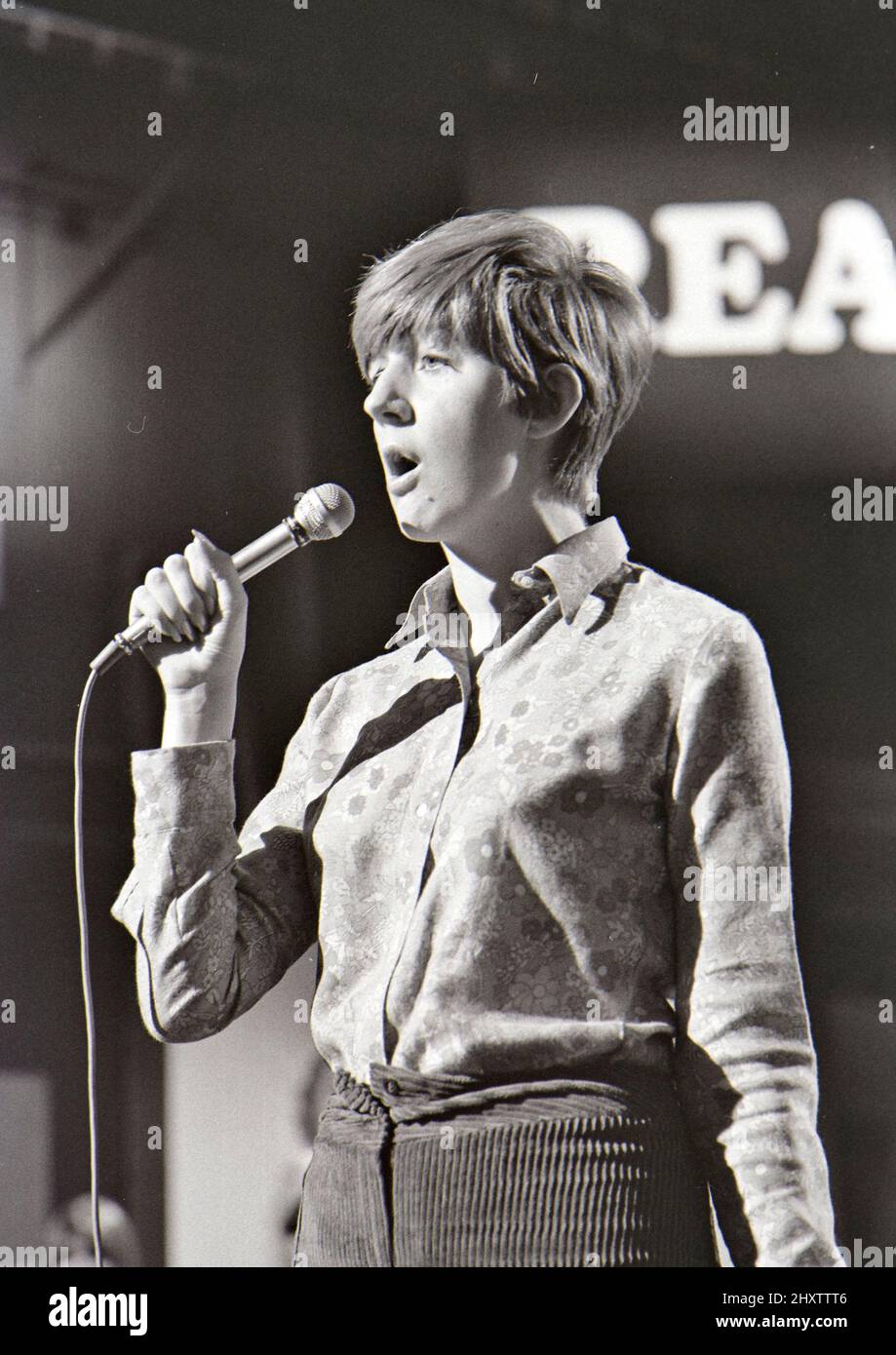 CILLA BLACK UK pop singer on Ready,Steady,Go ! in 1966. Photo: Tony ...