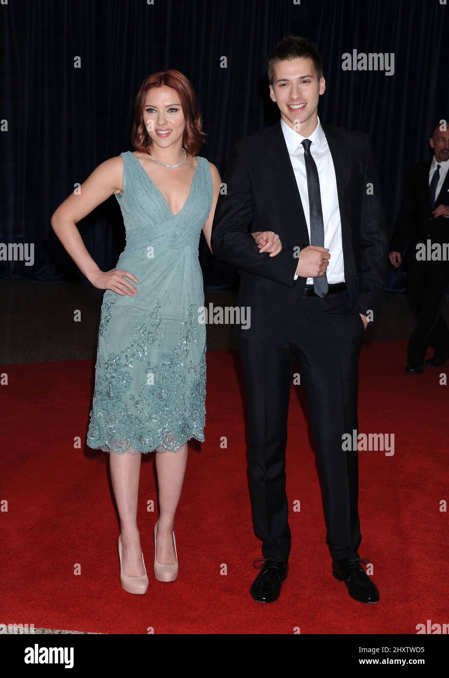 Scarlett Johansson Twin