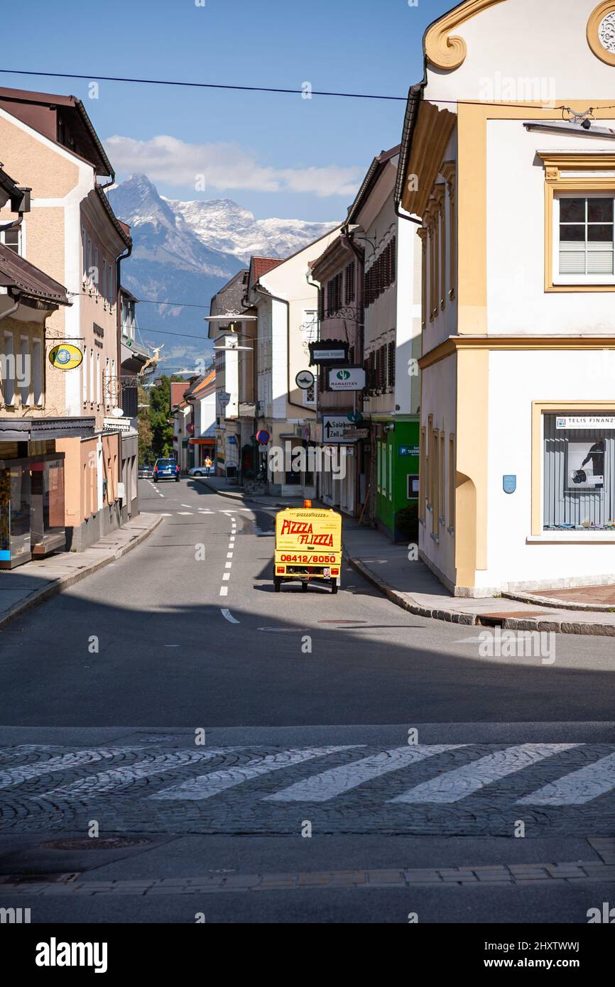 Alpine pizza hi-res stock photography and images - Alamy