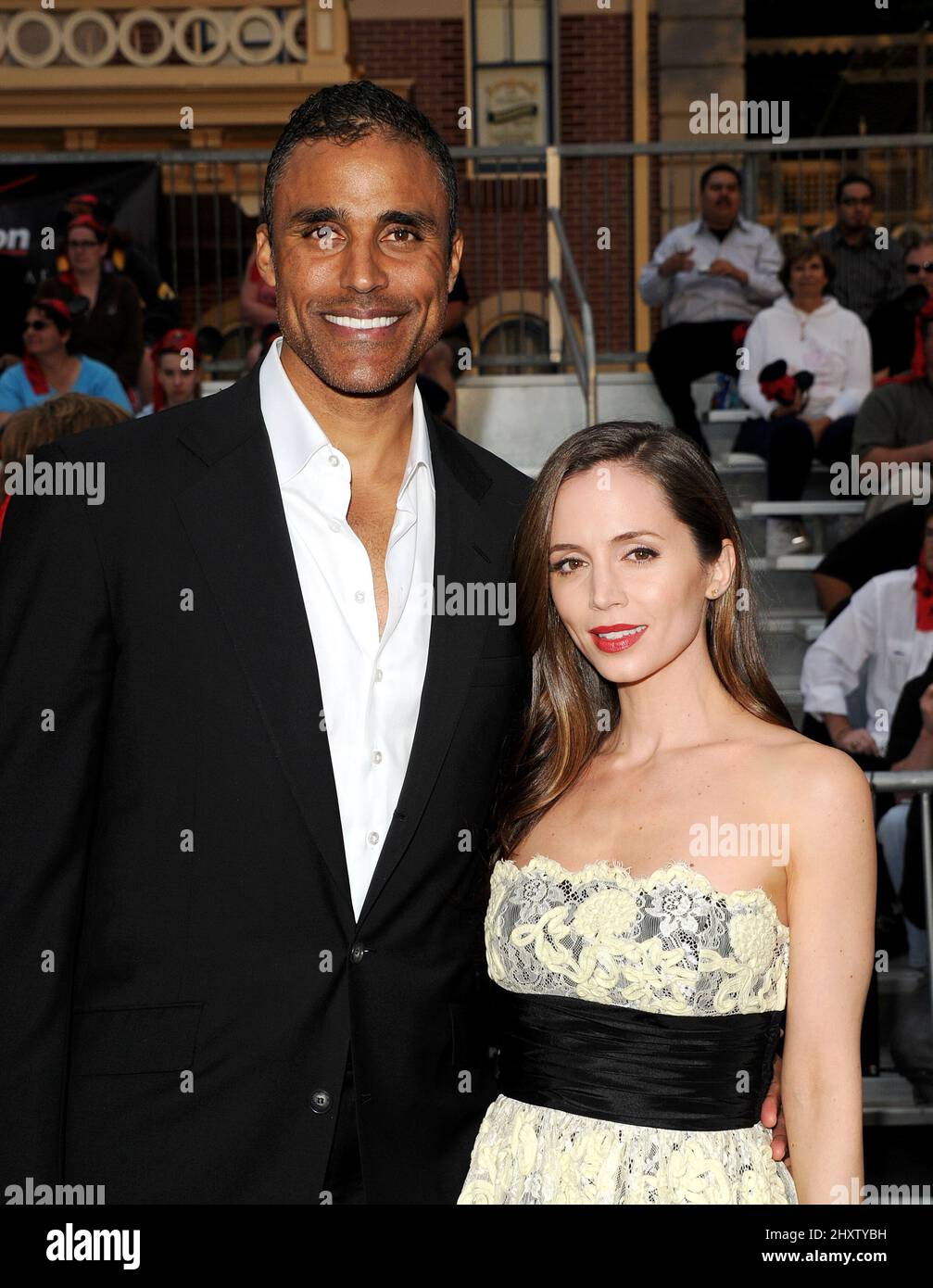 Rick Fox and Eliza Dushku at the "Pirates of the Caribbean: On Stranger ...