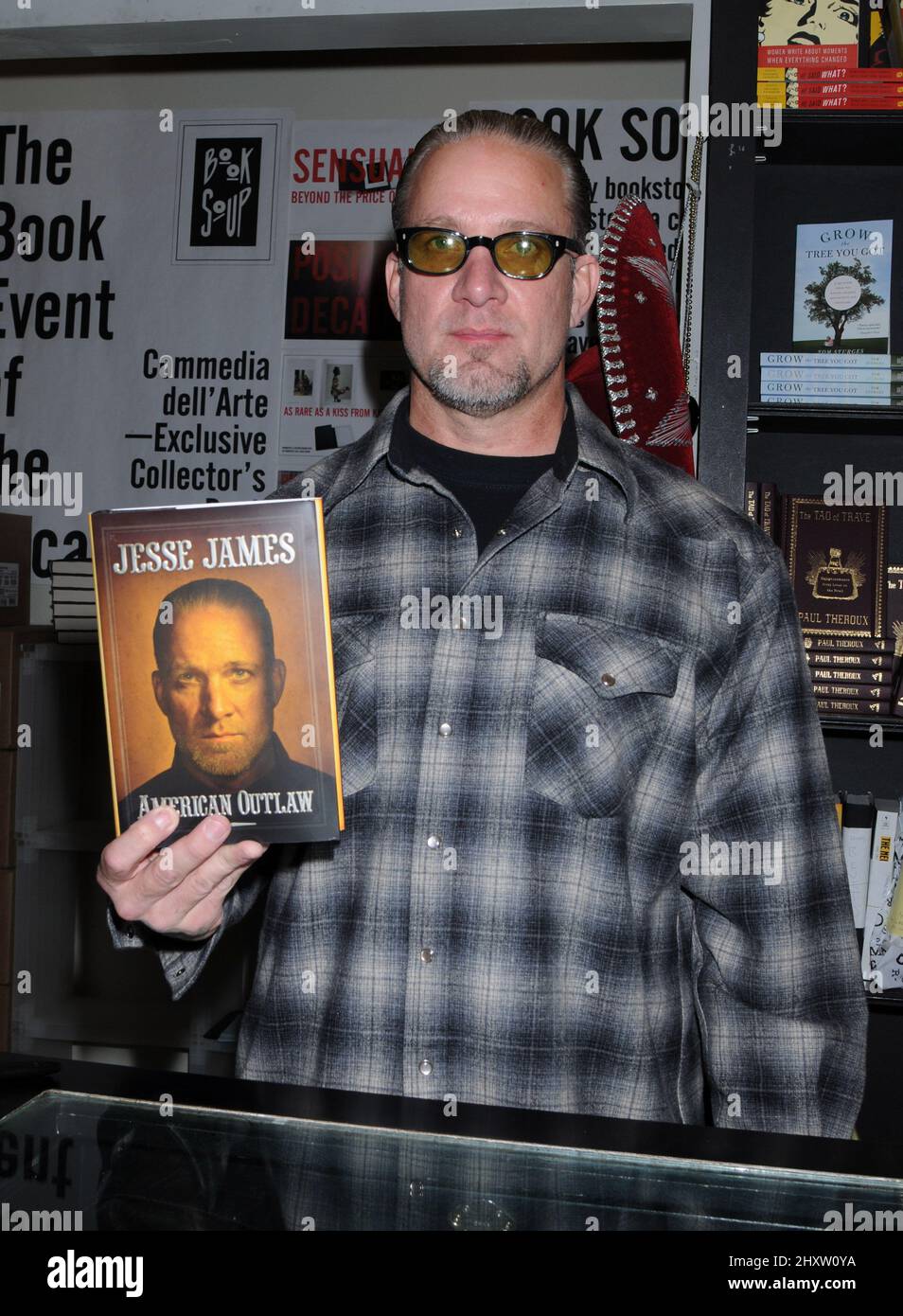 Jesse james outlaw hi-res stock photography and images - Alamy