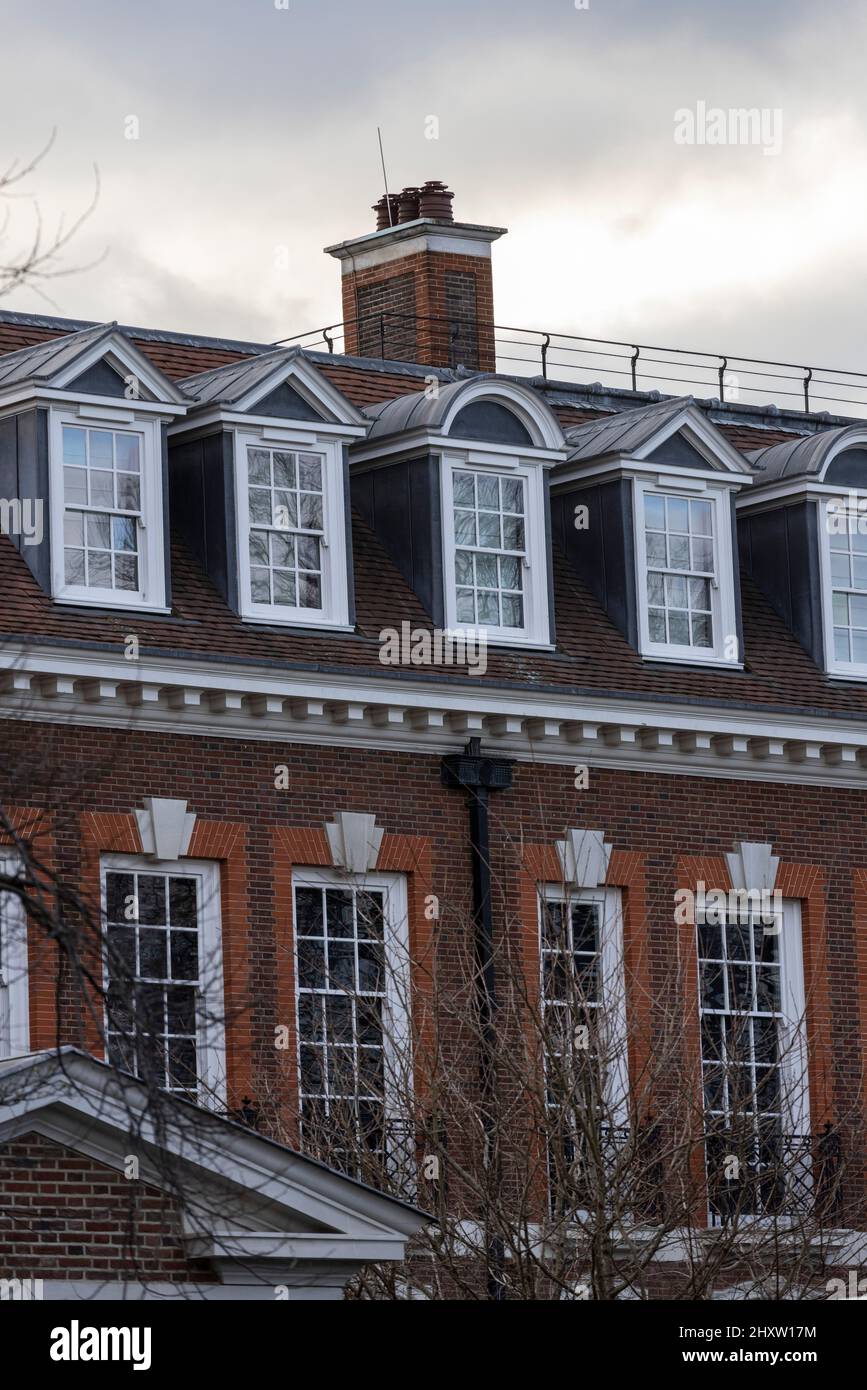 Oligarch mansion london hi-res stock photography and images - Alamy