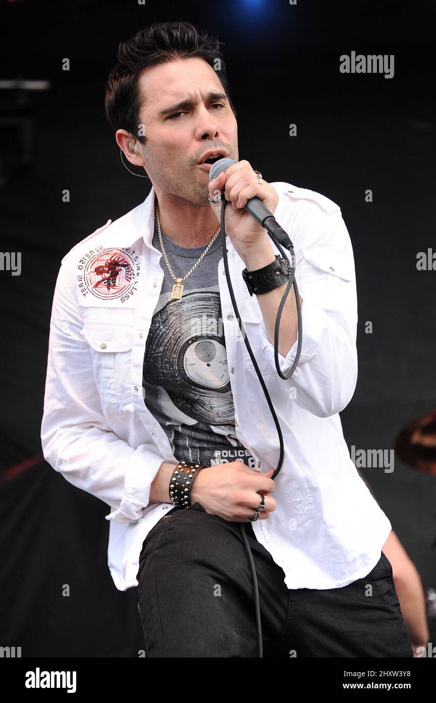 Singer Chris Taylor Brown Of High Resolution Stock Photography and ...