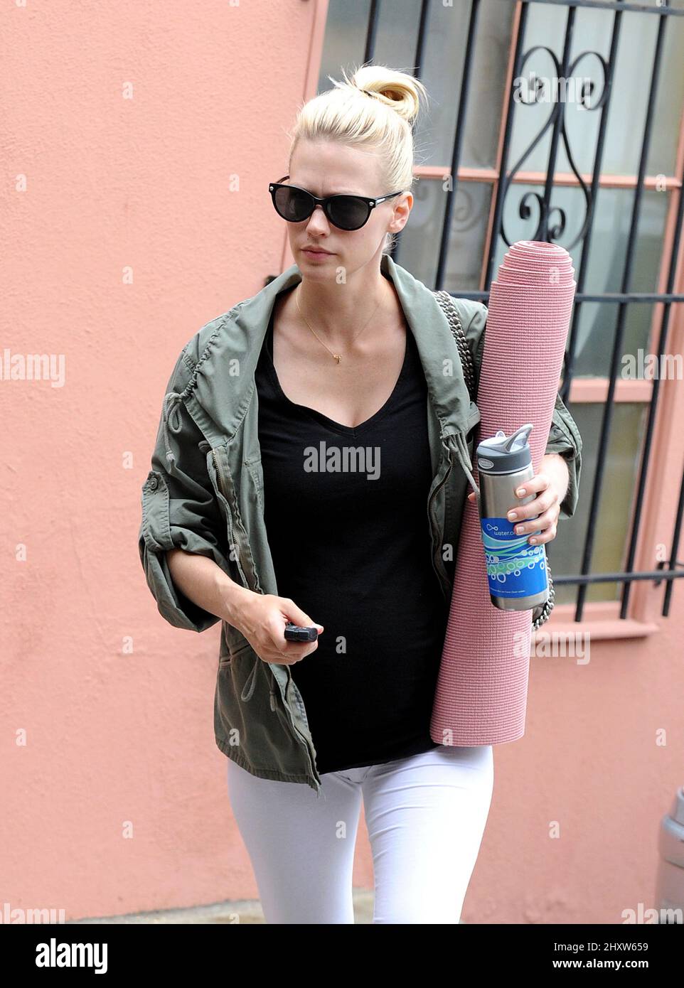 January jones pregnant hi-res stock photography and images - Alamy