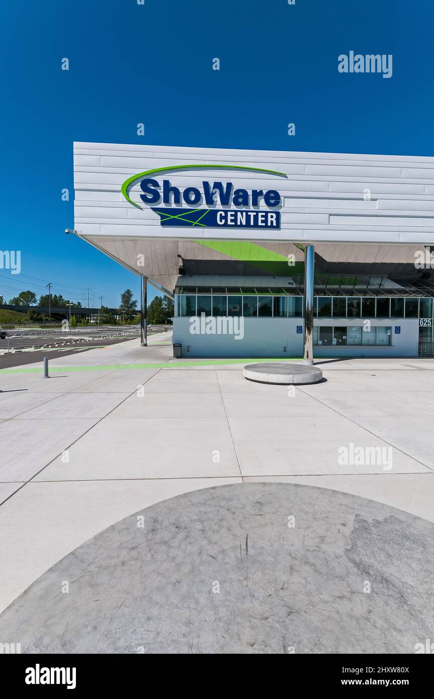 Showare center hi-res stock photography and images - Alamy