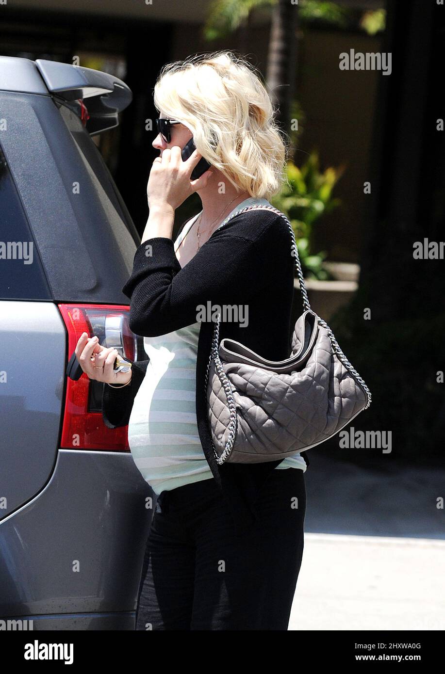 January Jones who is currently pregnant is seen out and about in Santa ...