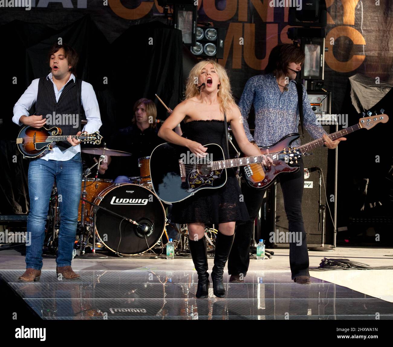 The Band Perry perform on the 'Emotional Traffic Tour' at Bethel Woods ...