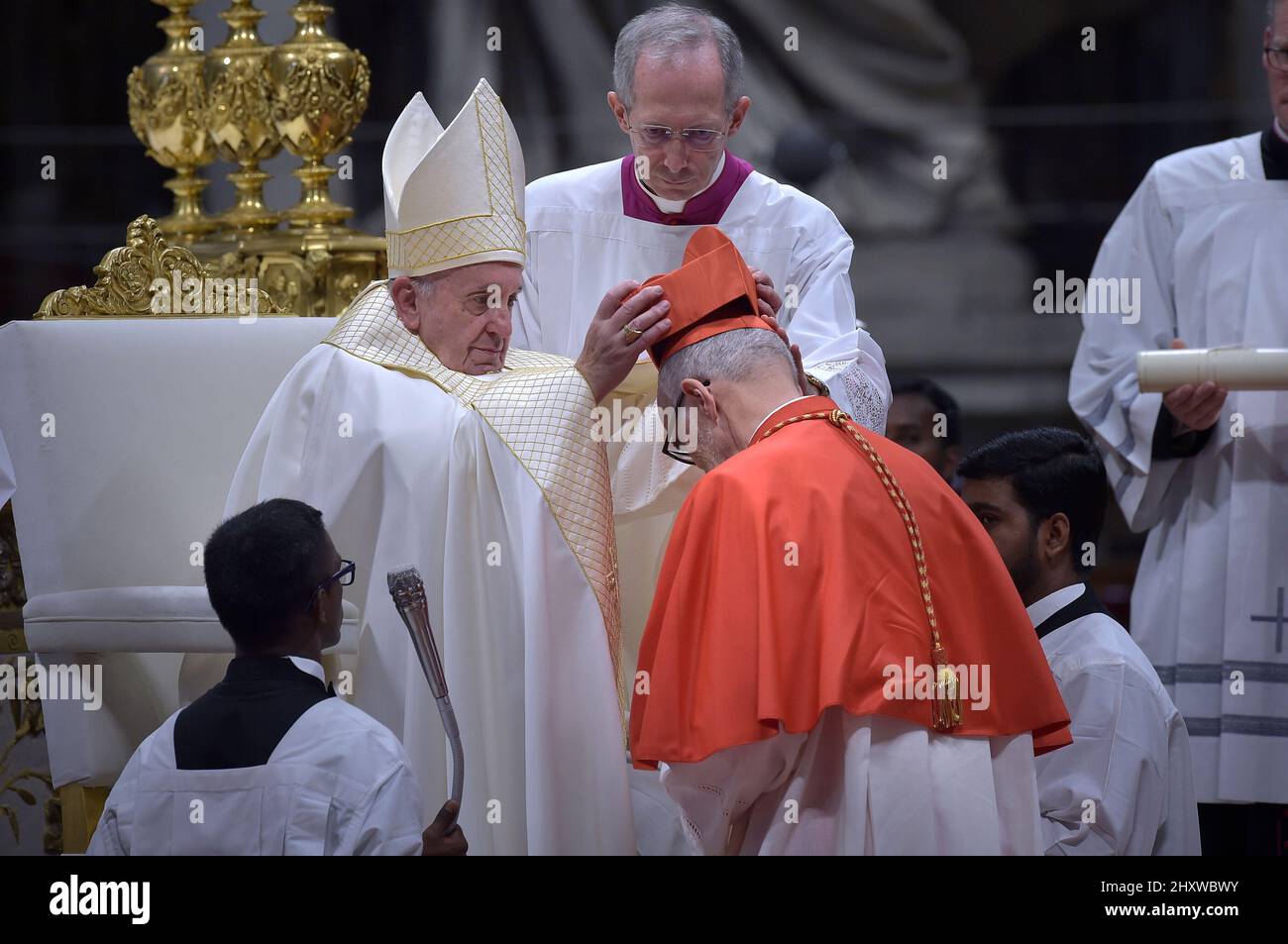 Cardinal Michael Czerny chose a cross made with wood from the cross as ...