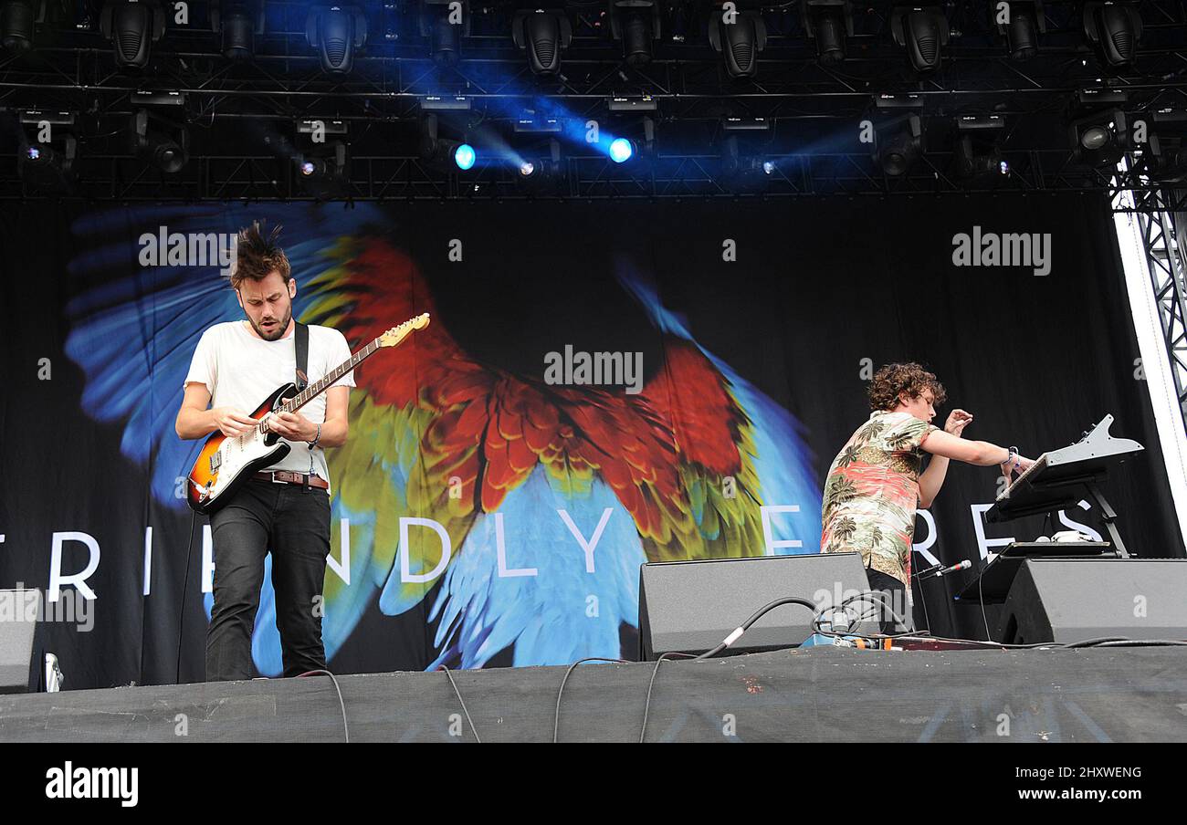 Ed macfarlane from friendly fires hi-res stock photography and images ...