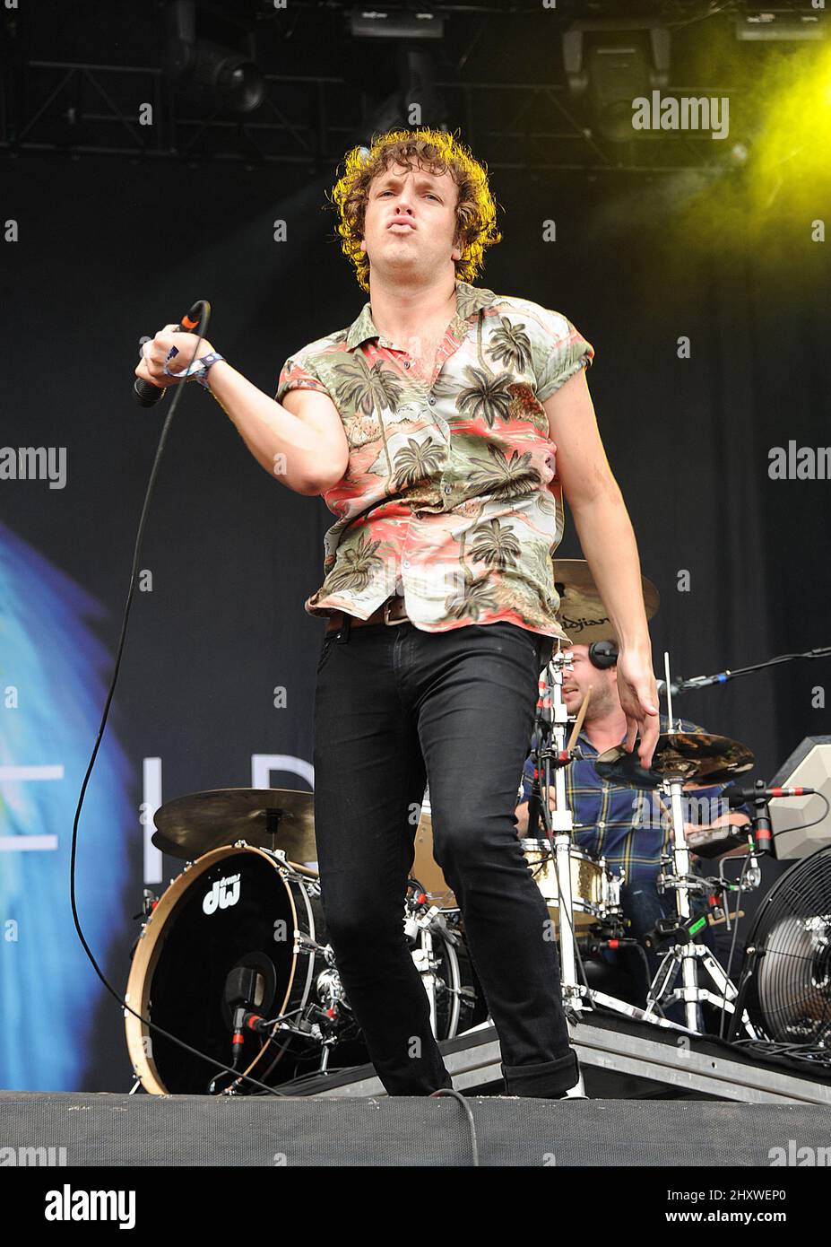 Ed macfarlane from friendly fires hi-res stock photography and images ...