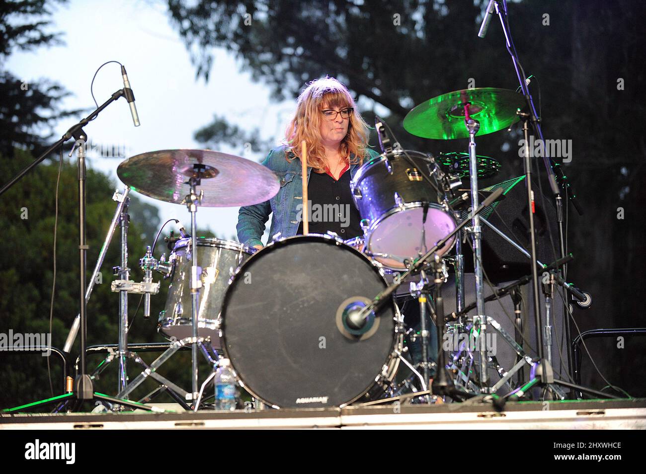 Golden coast performing arts stage hi-res stock photography and images ...
