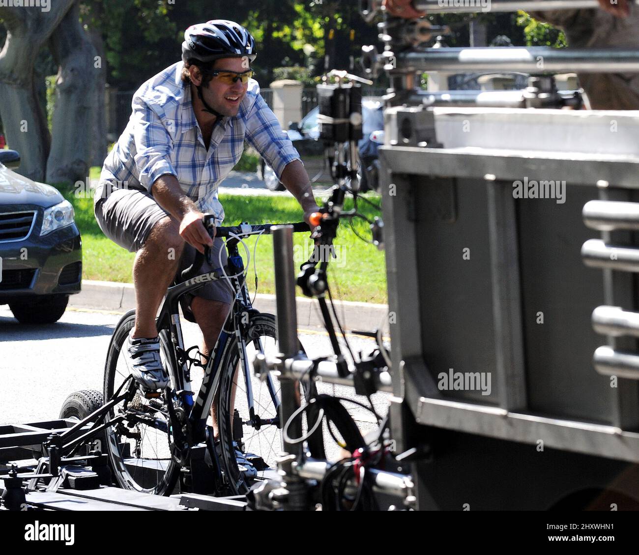 Paul rudd films a bike scene hi-res stock photography and images - Alamy