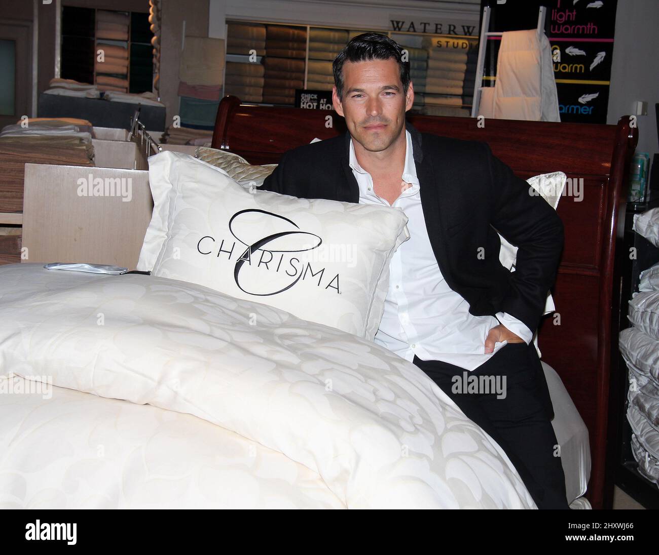 Eddie cibrian appearance hi-res stock photography and images - Alamy