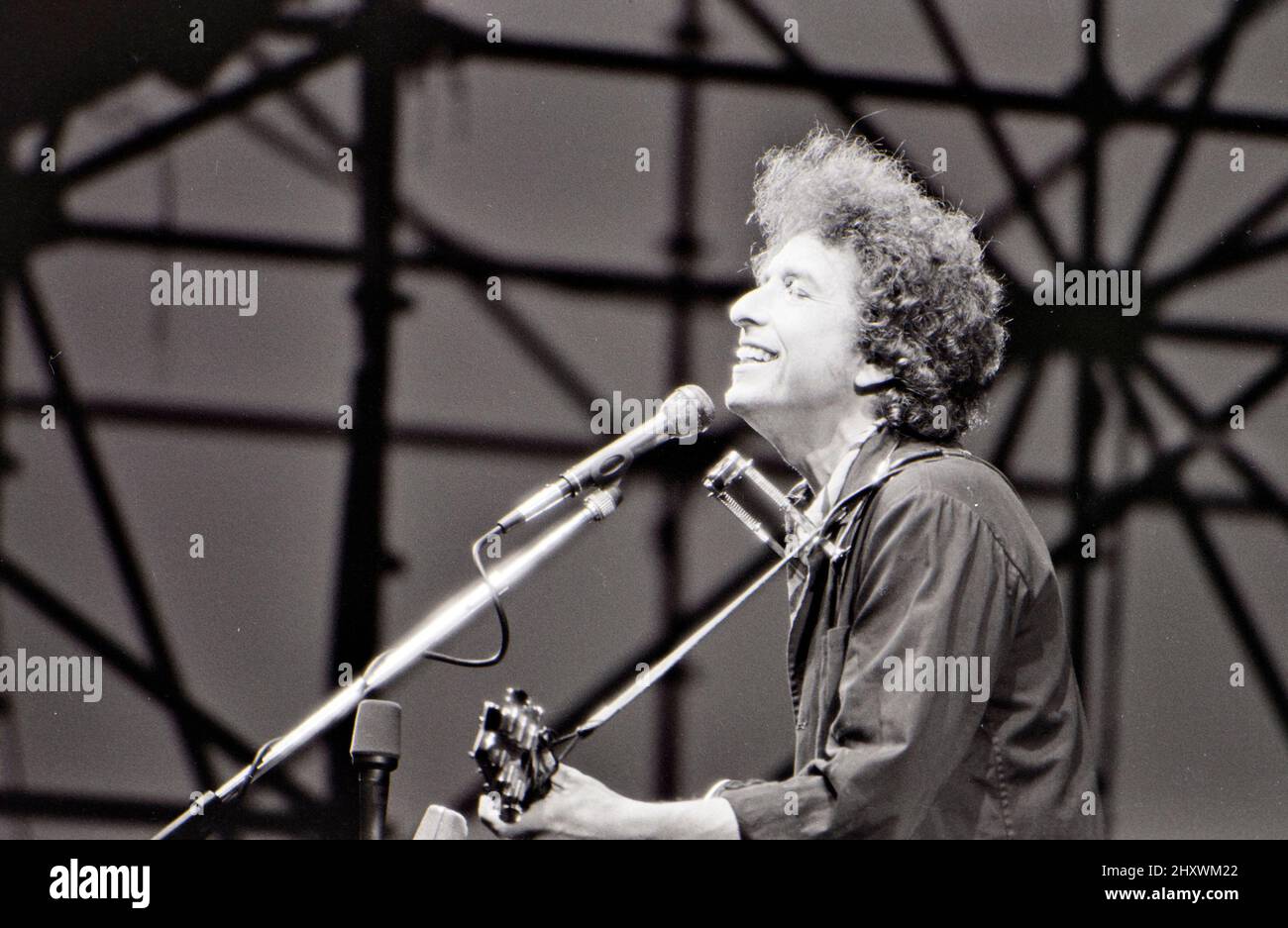 BOB DYLAN American folk musician in 1975 Stock Photo - Alamy
