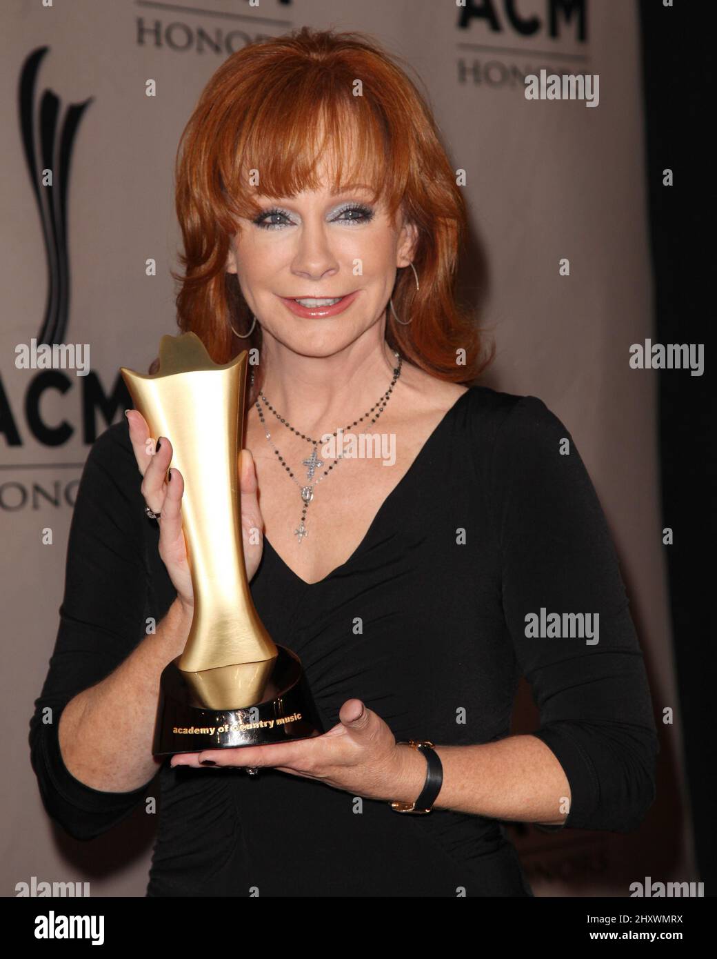 Reba McEntire arriving at the 5th Annual ACM Honors held at the Ryman ...
