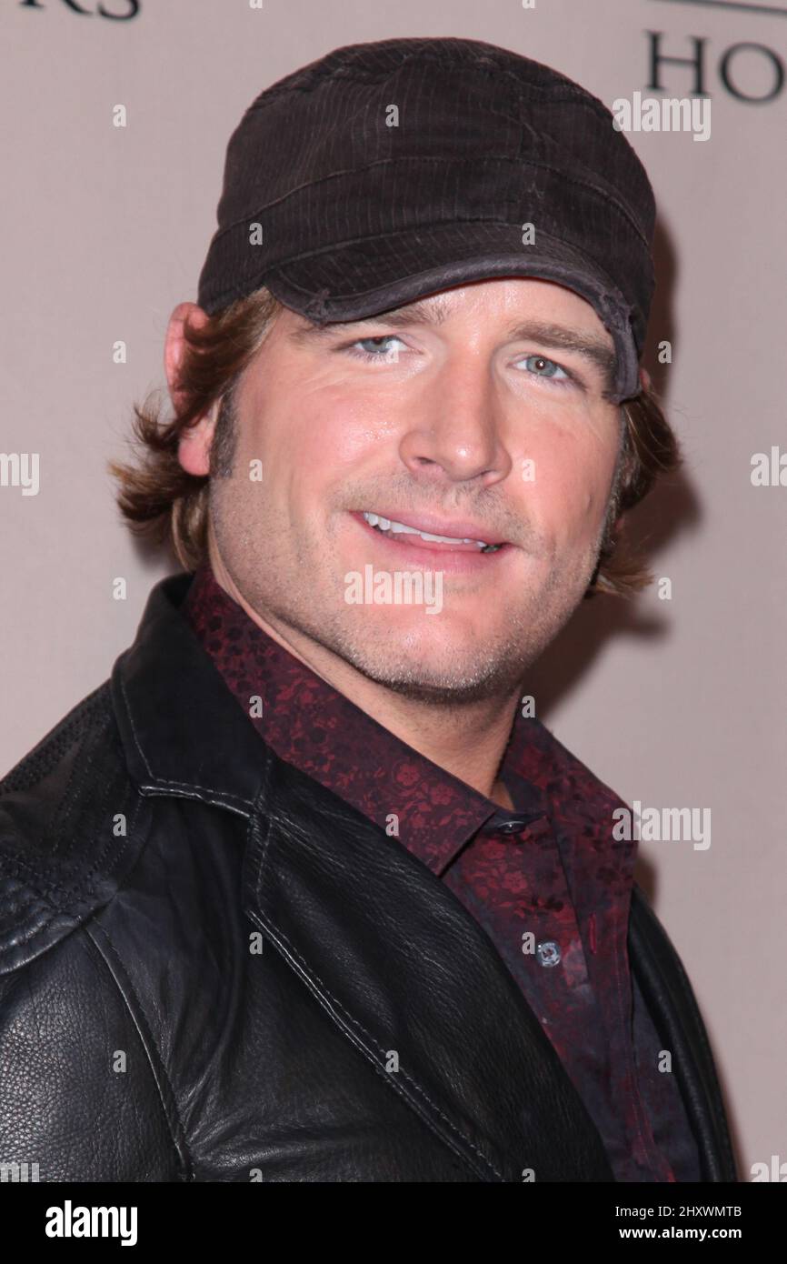 Jerrod Niemann arriving at the 5th Annual ACM Honors held at the Ryman ...