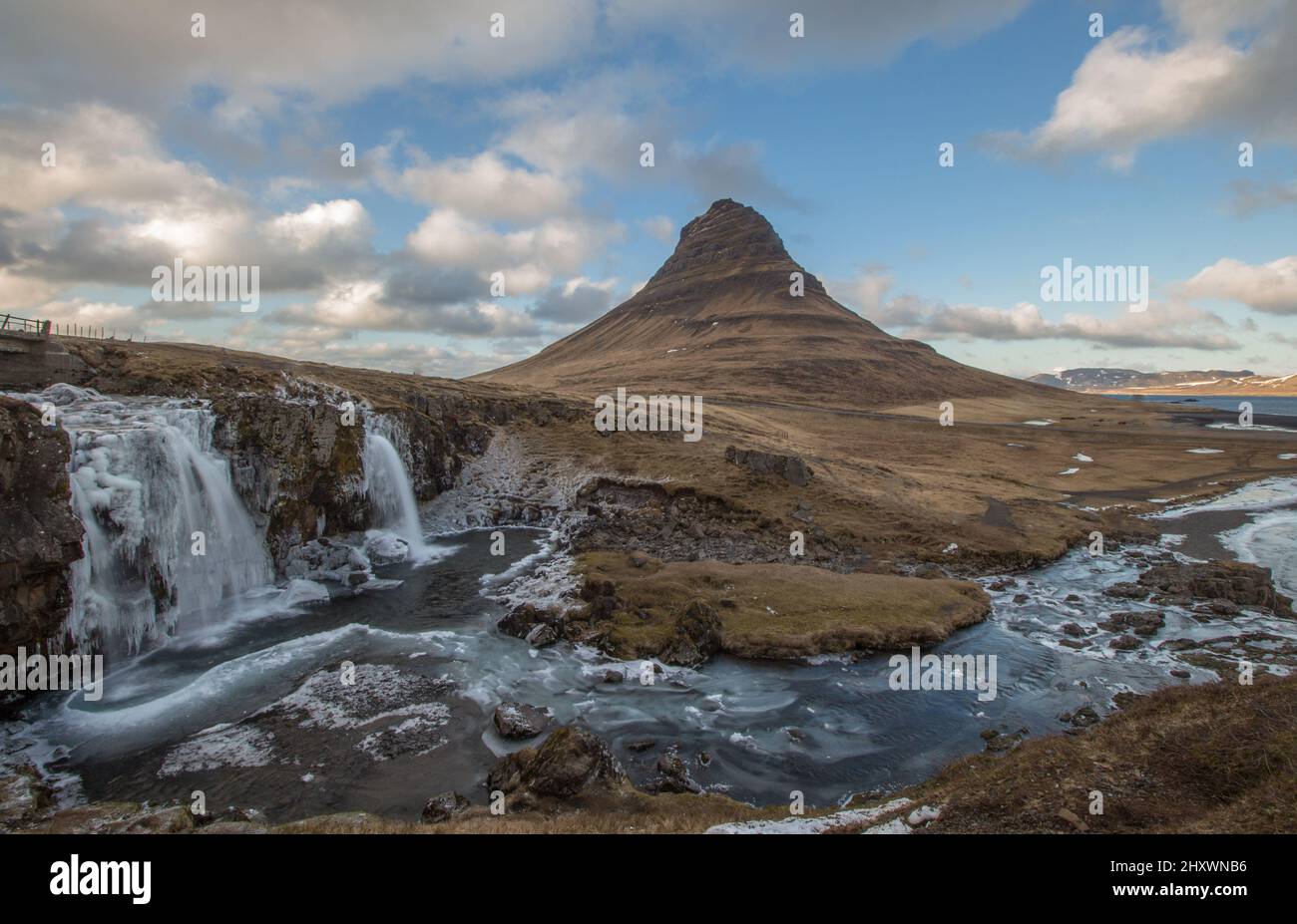 Kirkjufellsfoss Falls and Kirkjufell Mountain, Snaefellsnes Peninsula ...
