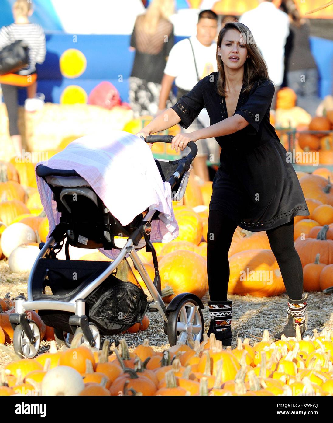 Jessica Alba and Haven Warren at Mr Bones Pumpkin Patch in Los Angeles ...
