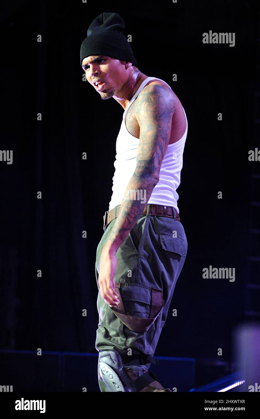 Chris brown performing live in hi-res stock photography and images - Alamy