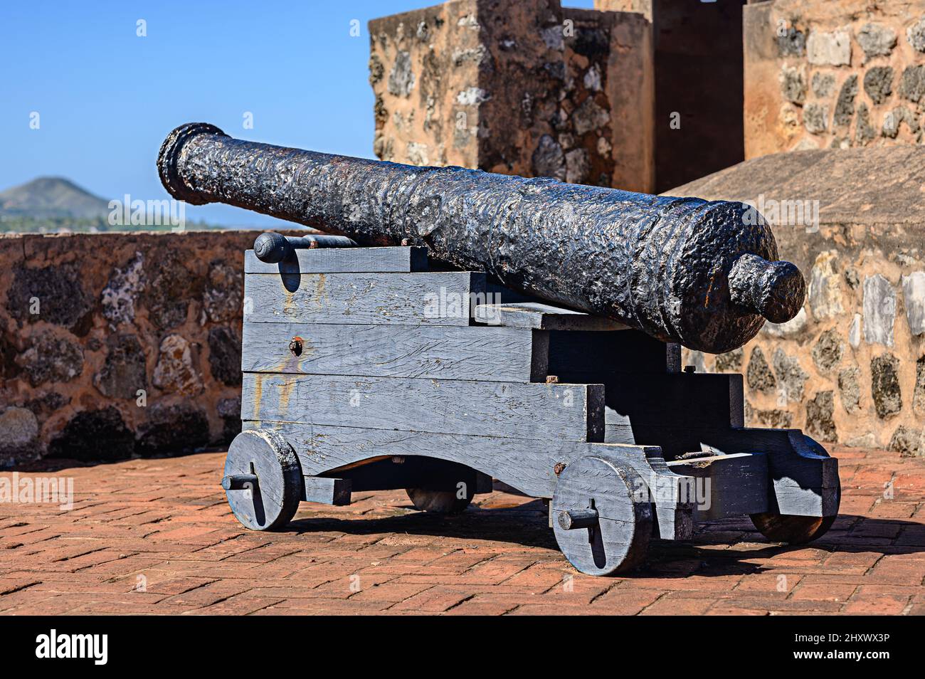 Antique cannons lined up to defend fortress in Santo Domingo in ...