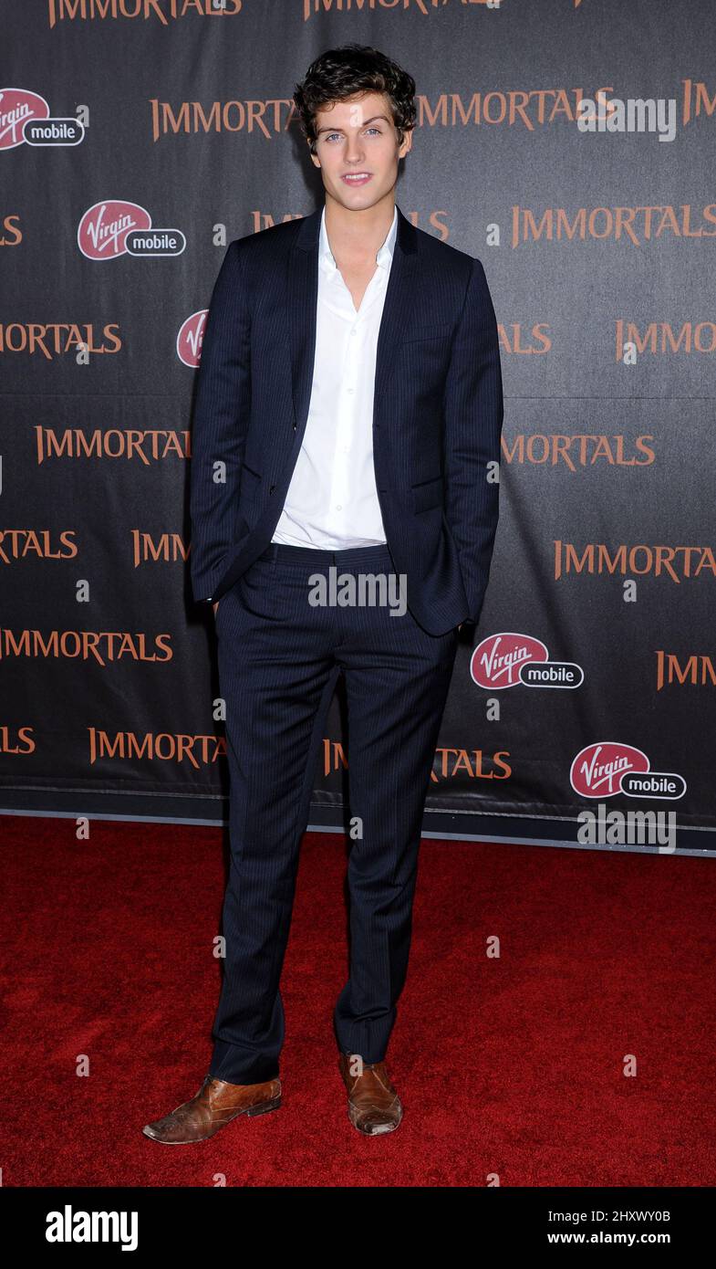 Daniel Sharman The Collection Basil