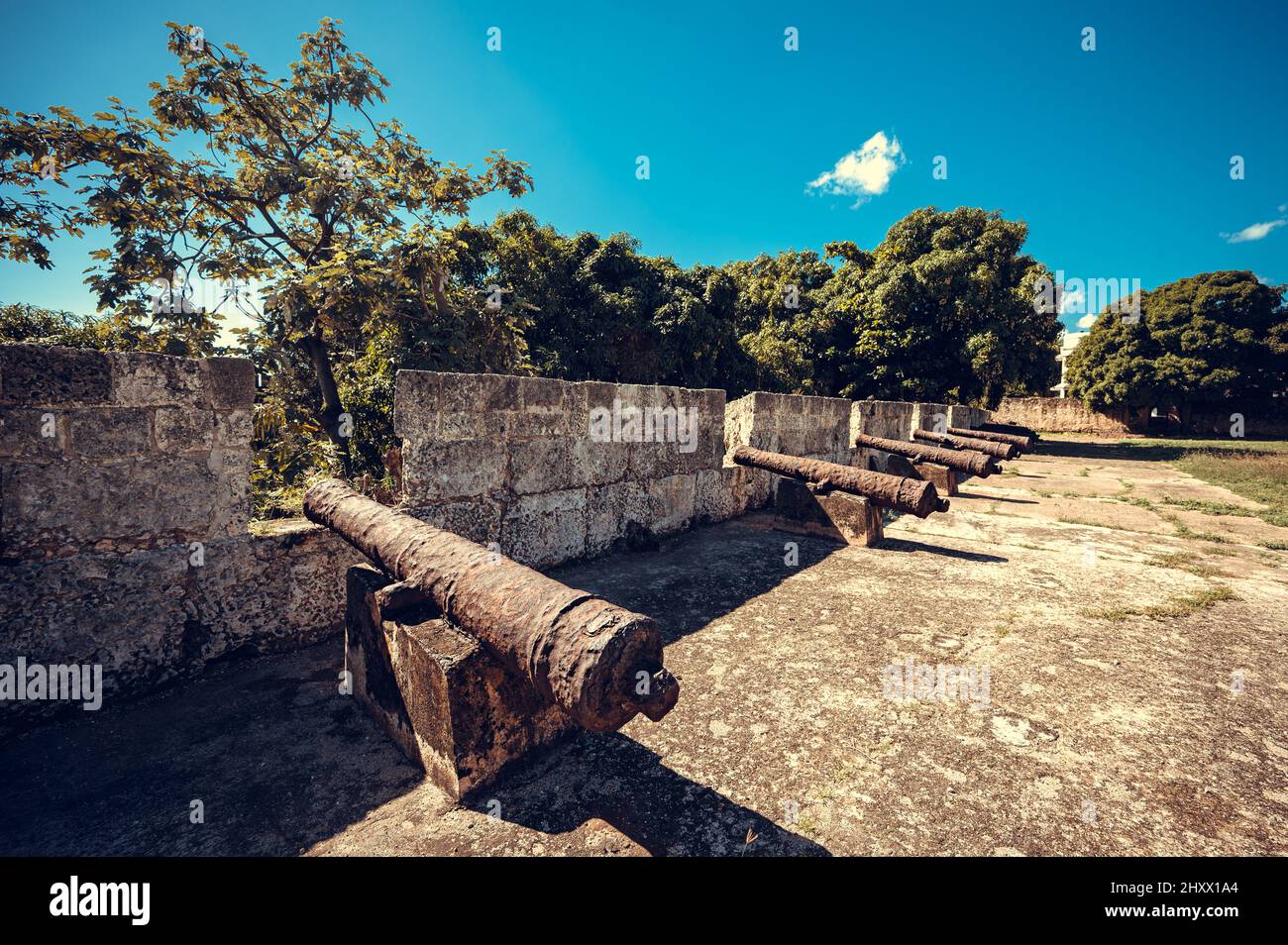 Antique cannons lined up to defend fortress in Santo Domingo in ...