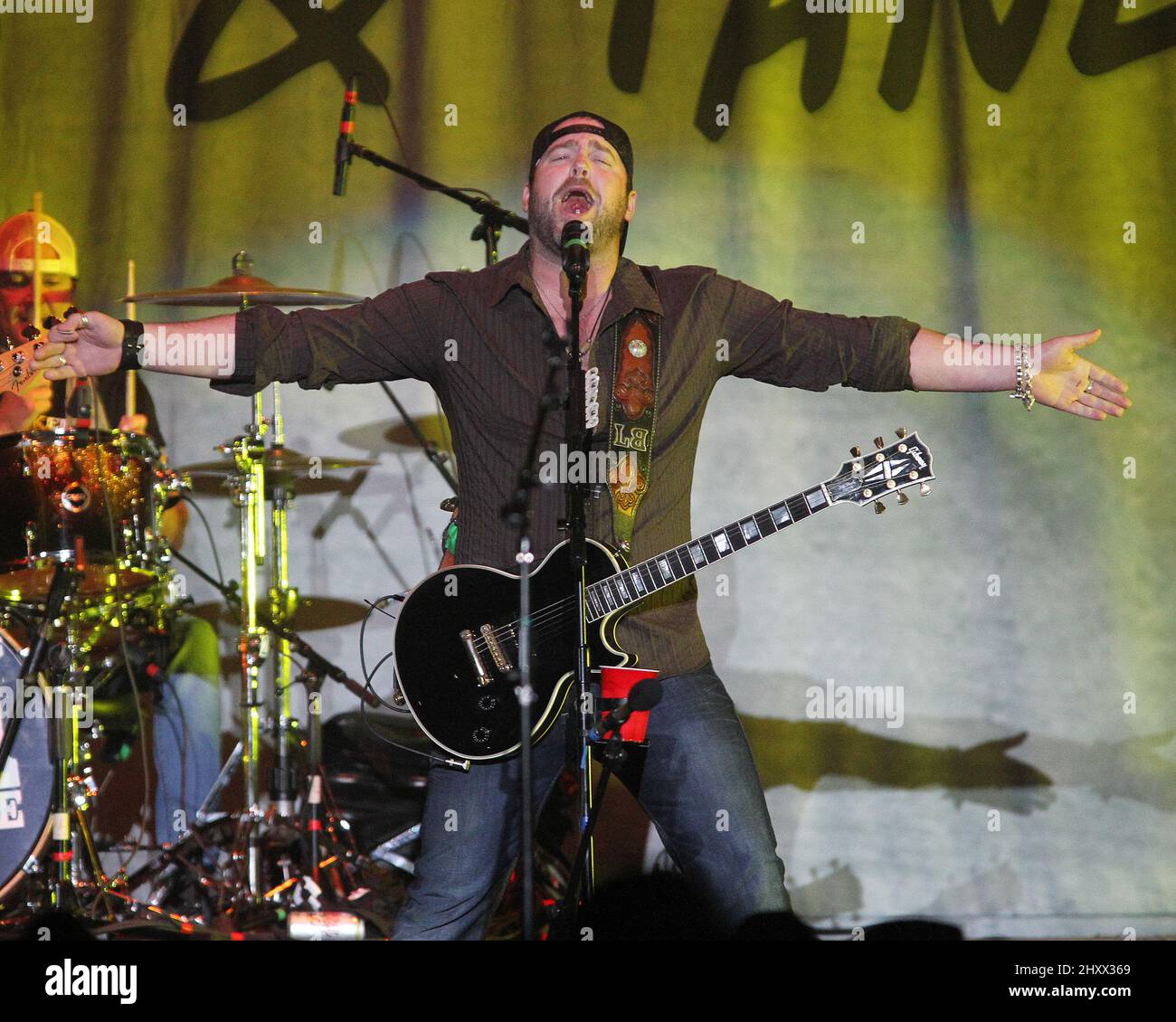 Lee Brice performs during 'CMT on Tour: Luke Bryan's Tailgates and ...