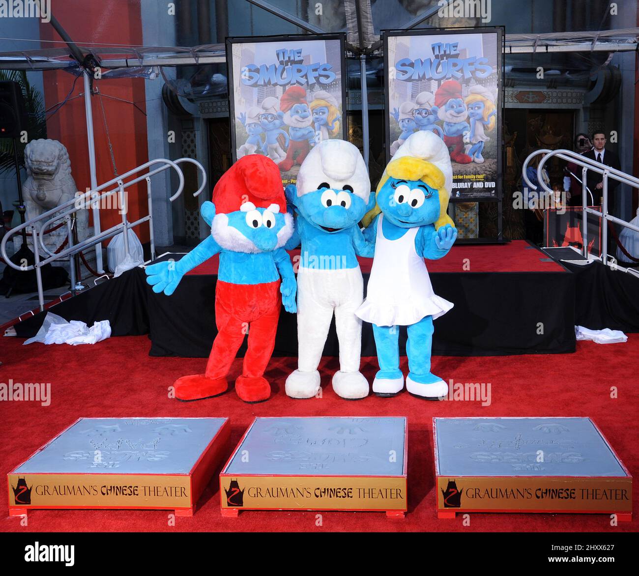 Smurfs hand hi-res stock photography and images - Alamy