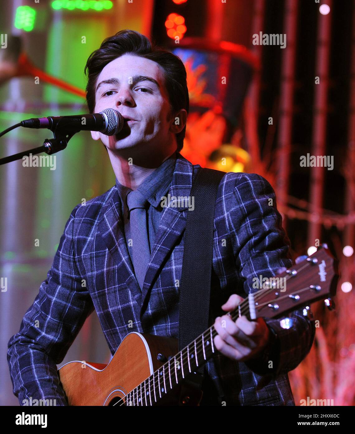 Drake Bell Drake And Josh Guitar