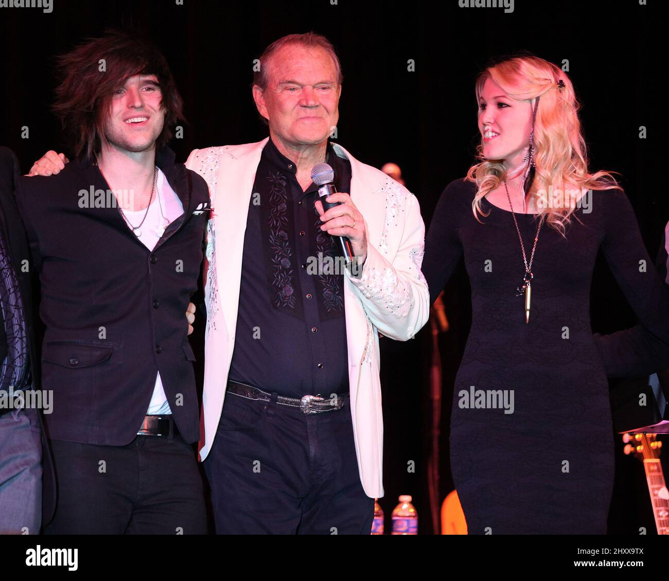 Glen Campbell, Cal Campbell and Ashley Campbell at The Goodbye Tour ...