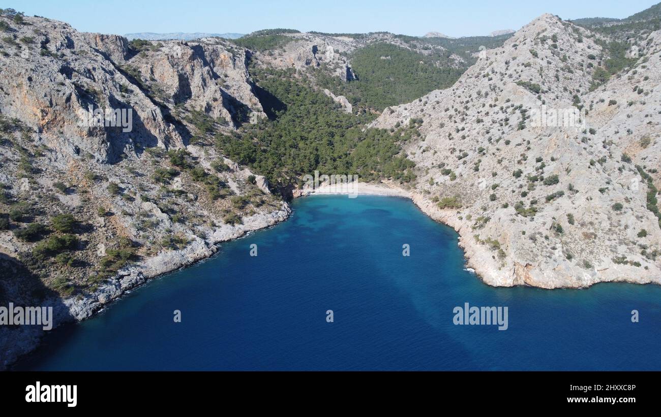 A beautiful view of a dam lake surrounded by cliffs in Turkey Stock ...
