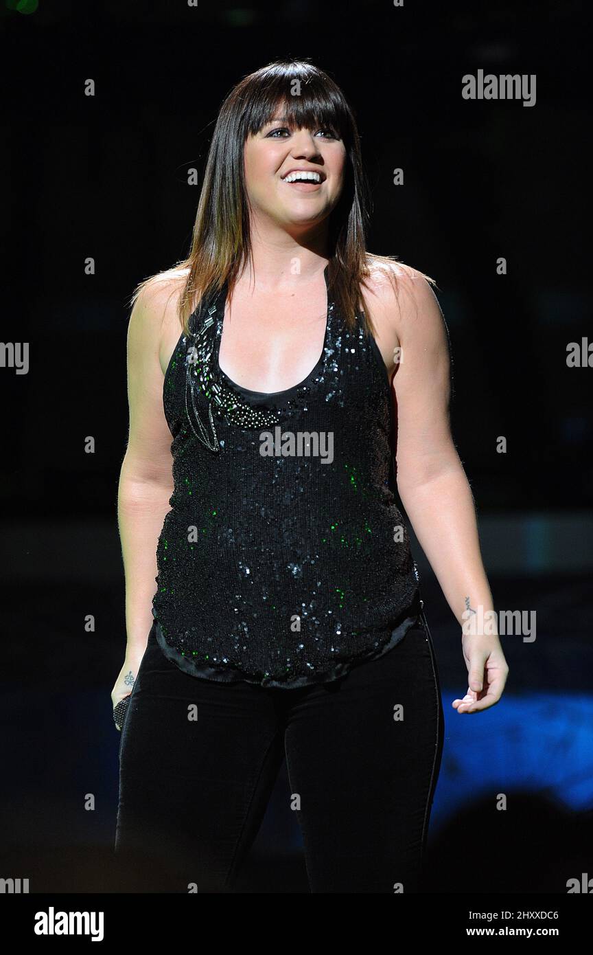 Kelly clarkson 2012 tour stops hi-res stock photography and images - Alamy