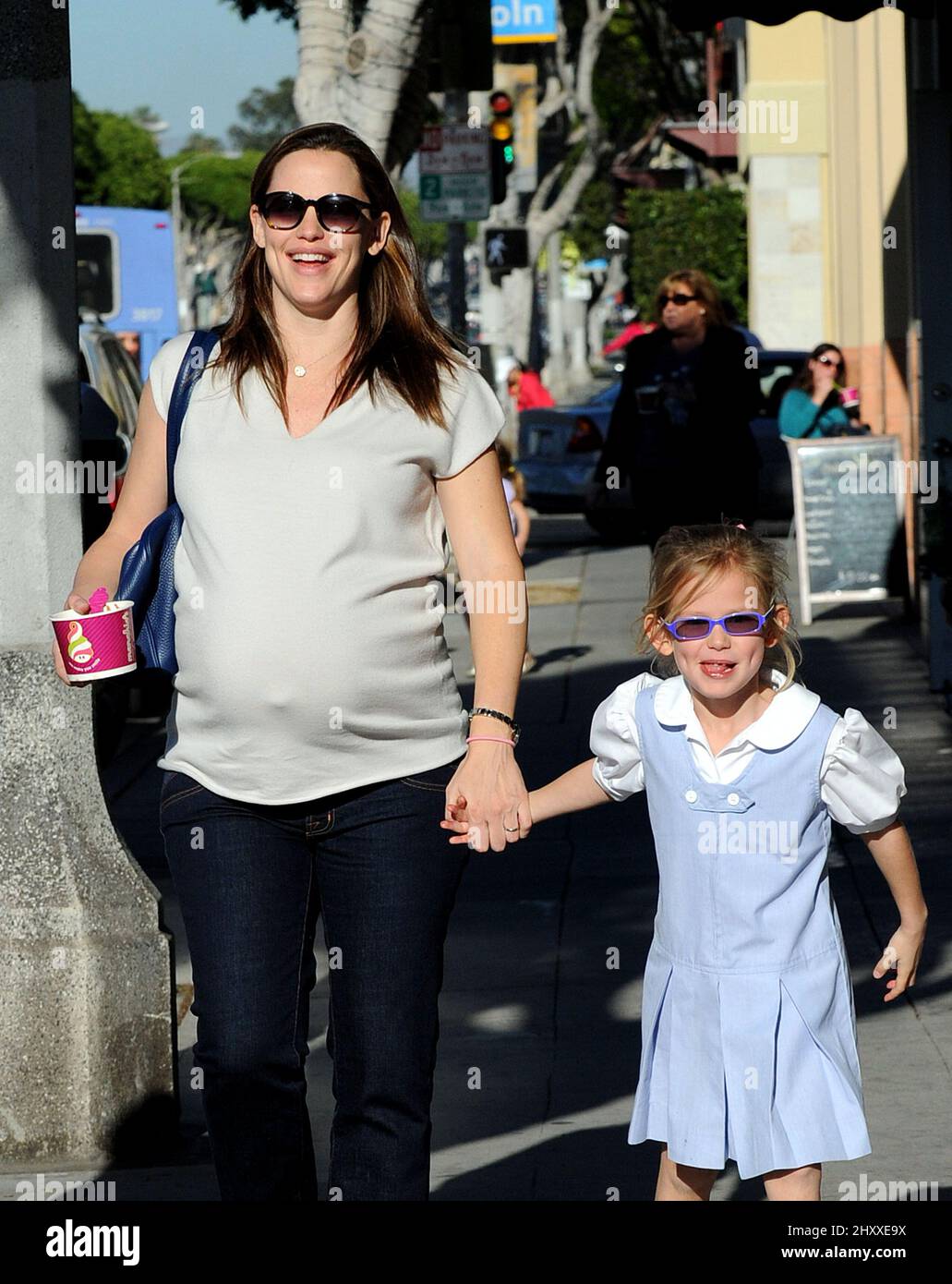 Jennifer Garner and daughter Violet is seen out and about in Los ...