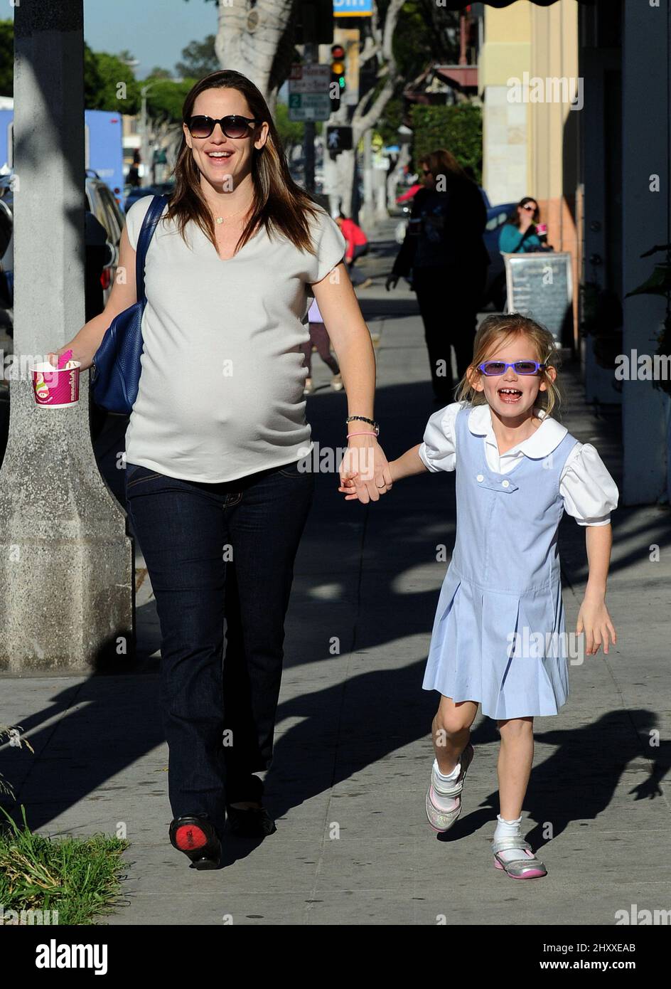 Jennifer Garner and daughter Violet is seen out and about in Los ...