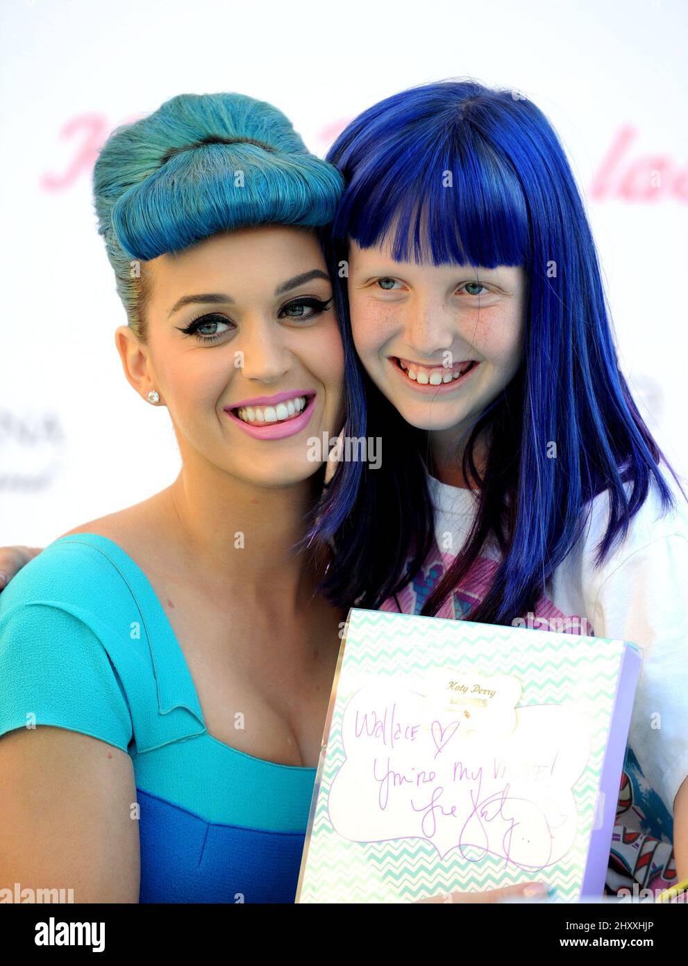 Meet and greet hi-res stock photography and images - Alamy