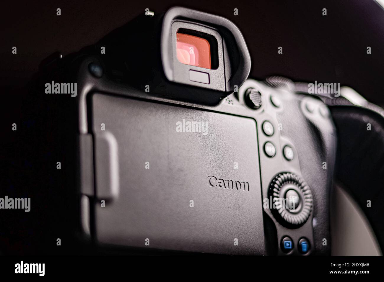 Canon eos r6 camera hi-res stock photography and images - Alamy