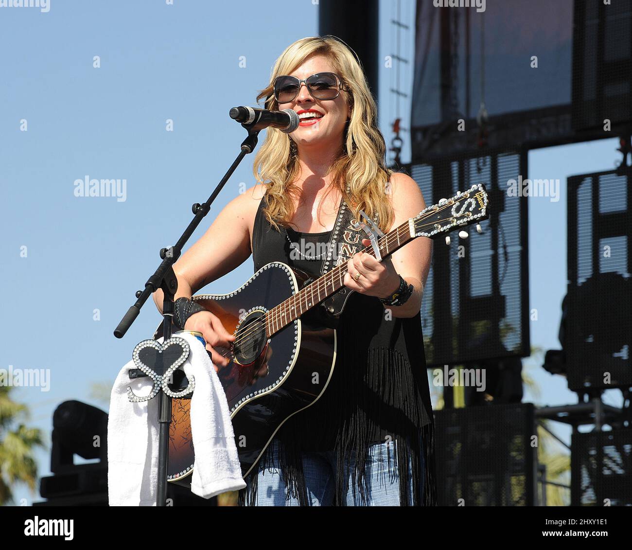 Sunny sweeney hi-res stock photography and images - Alamy