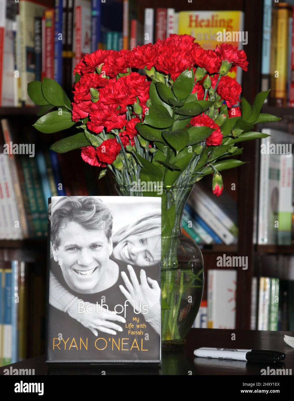 Ryan O'Neal signs copies of his book "Both of Us: My Life with Farrah ...