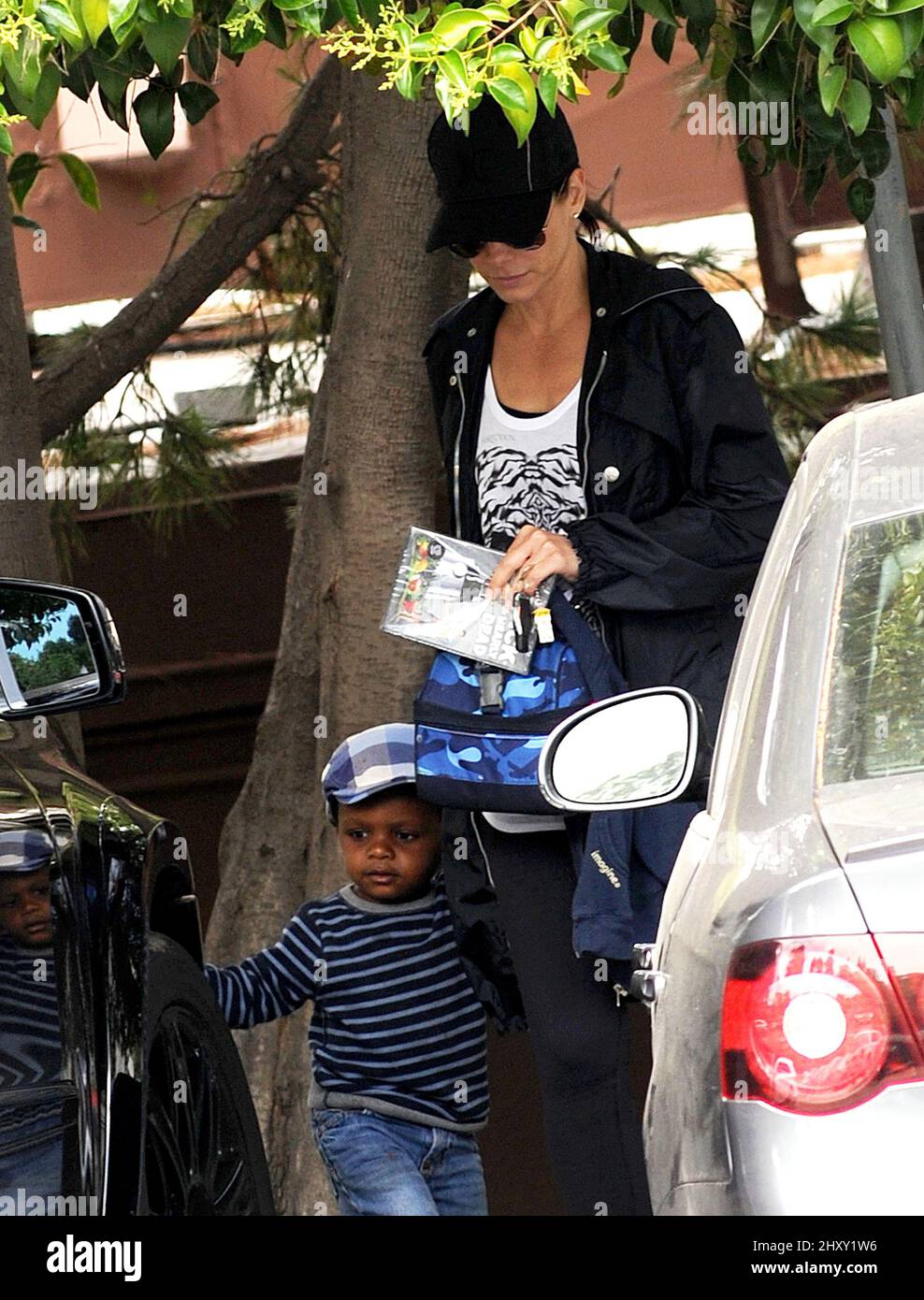 Sandra bullock and louis bullock hi-res stock photography and images ...