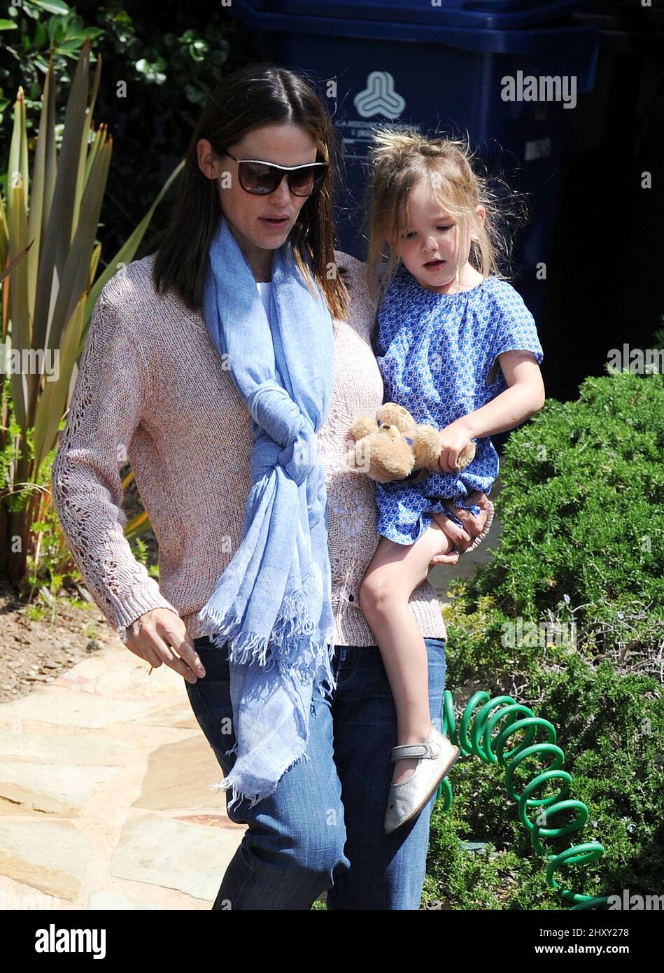 Jennifer Garner and daughter Seraphina seen leaving a friends house in ...