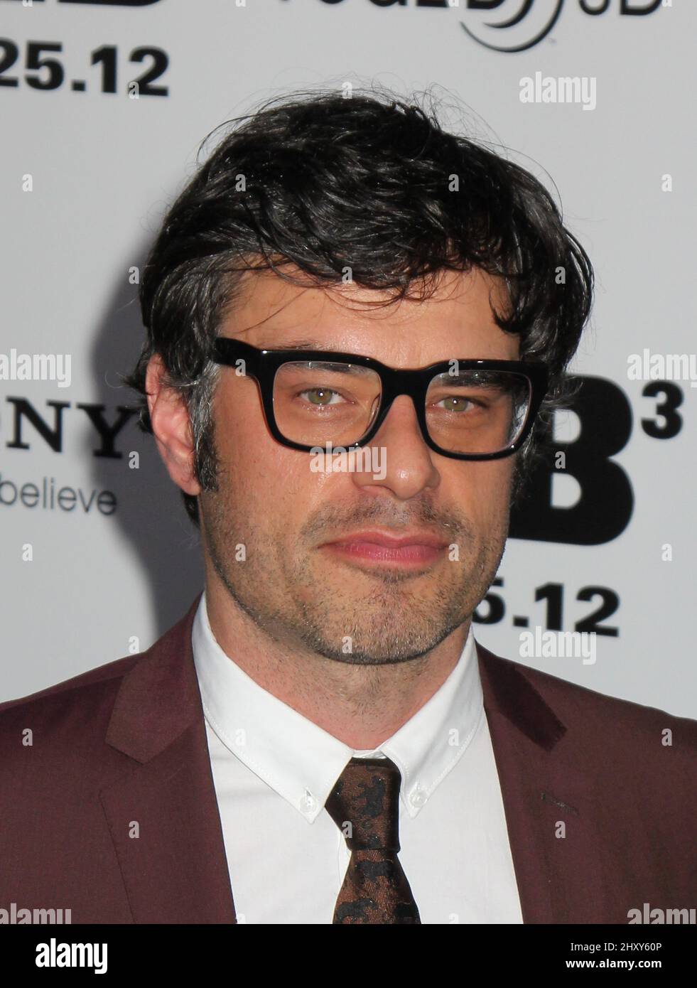 Jemaine Clement arrives at the premiere of "Men in Black 3" at the ...
