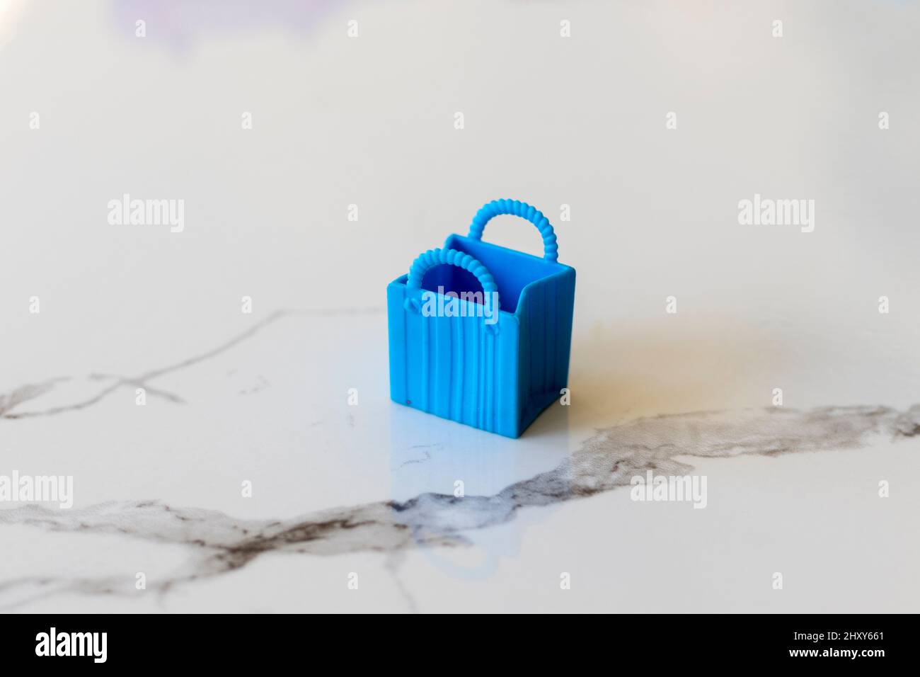Shopping bags supermarket basket hi-res stock photography and images ...