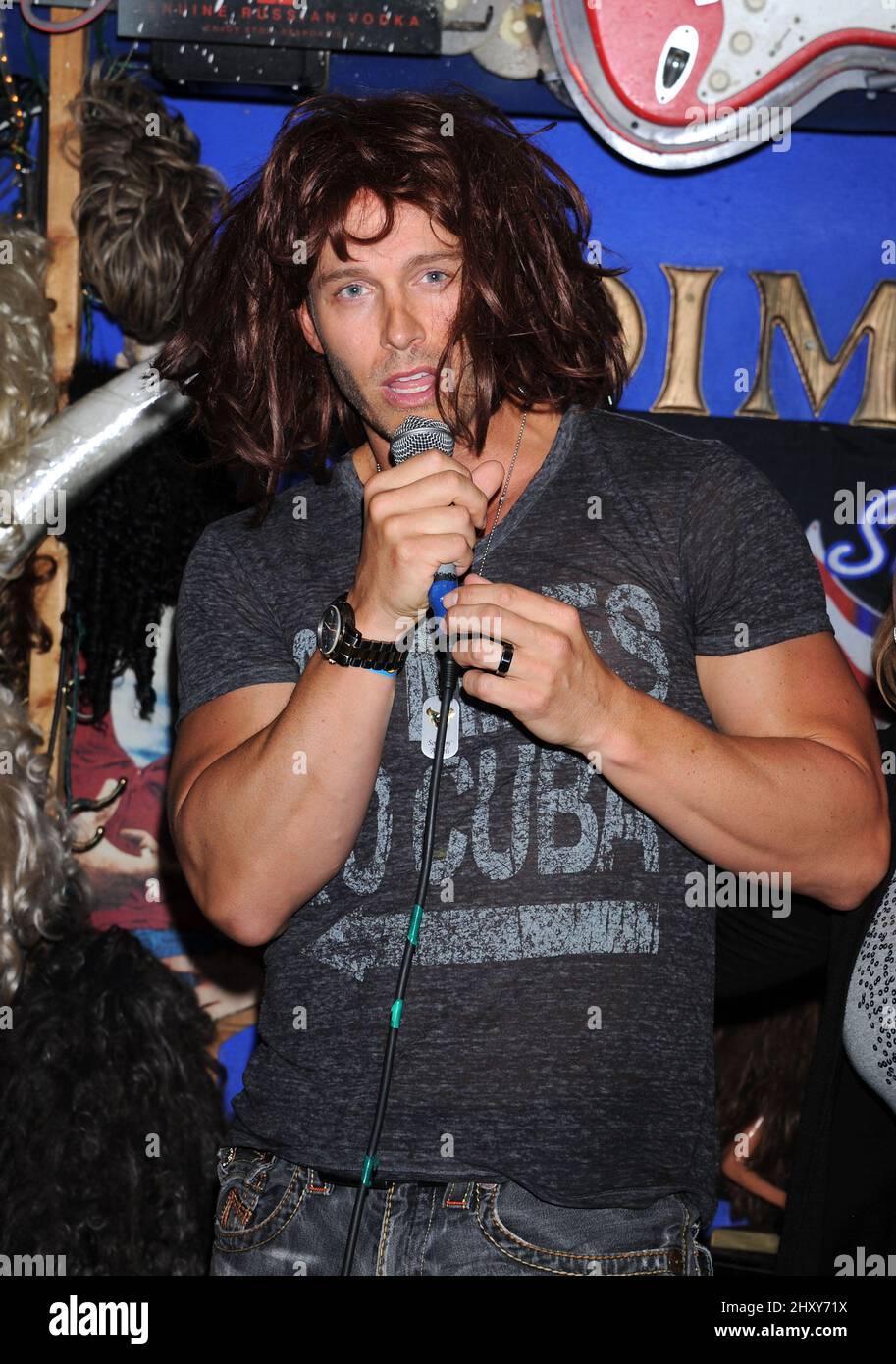 Eric Martsolf takes part in karaoke with Days of Our Lives cast members ...