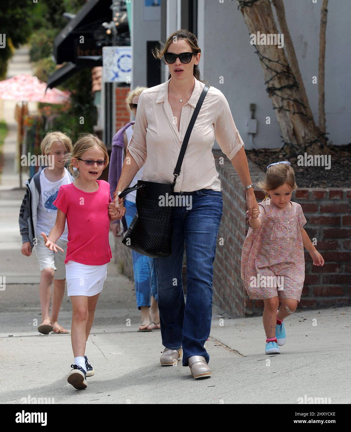 Jennifer Garner and daughters Seraphina and Violet are seen out and ...