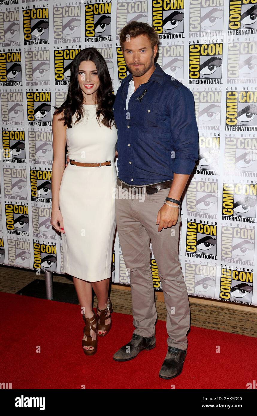 Ashley greene kellan lutz 2012 comic con twilight saga hi-res stock ...