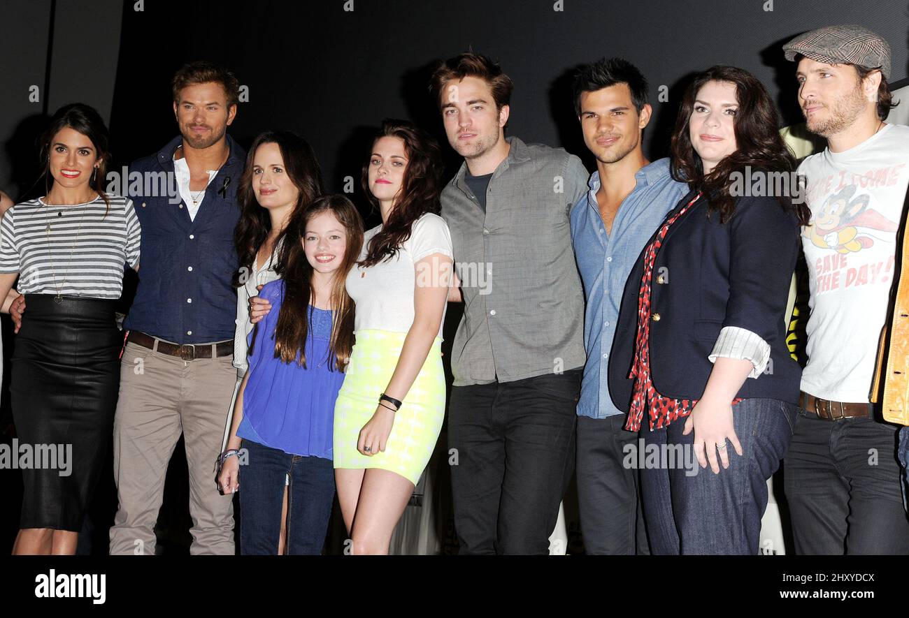Kristen Stewart, Robert Pattinson, Taylor Lautner and Cast of Twilight ...
