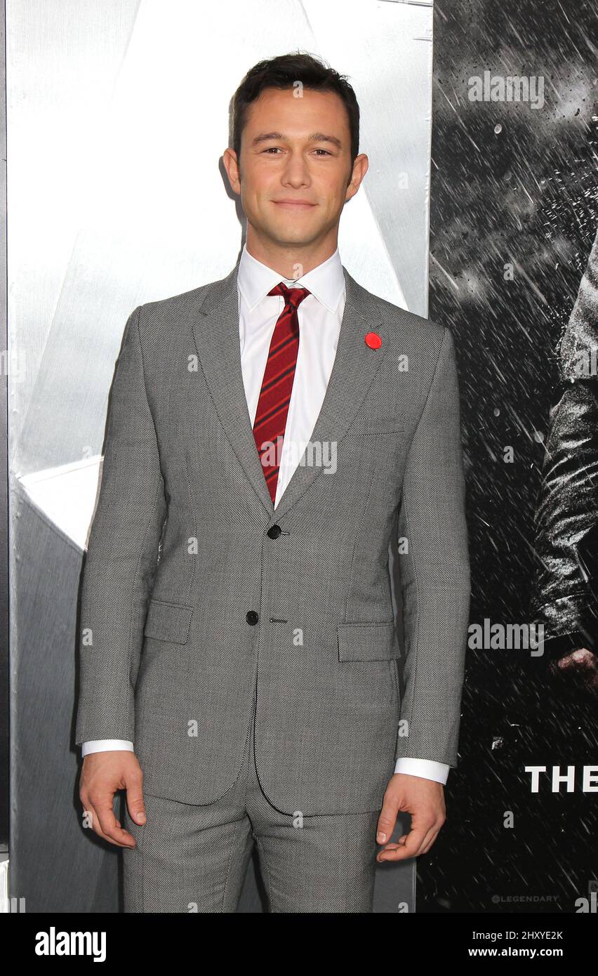 Joseph Gordon Levitt Grey Suit