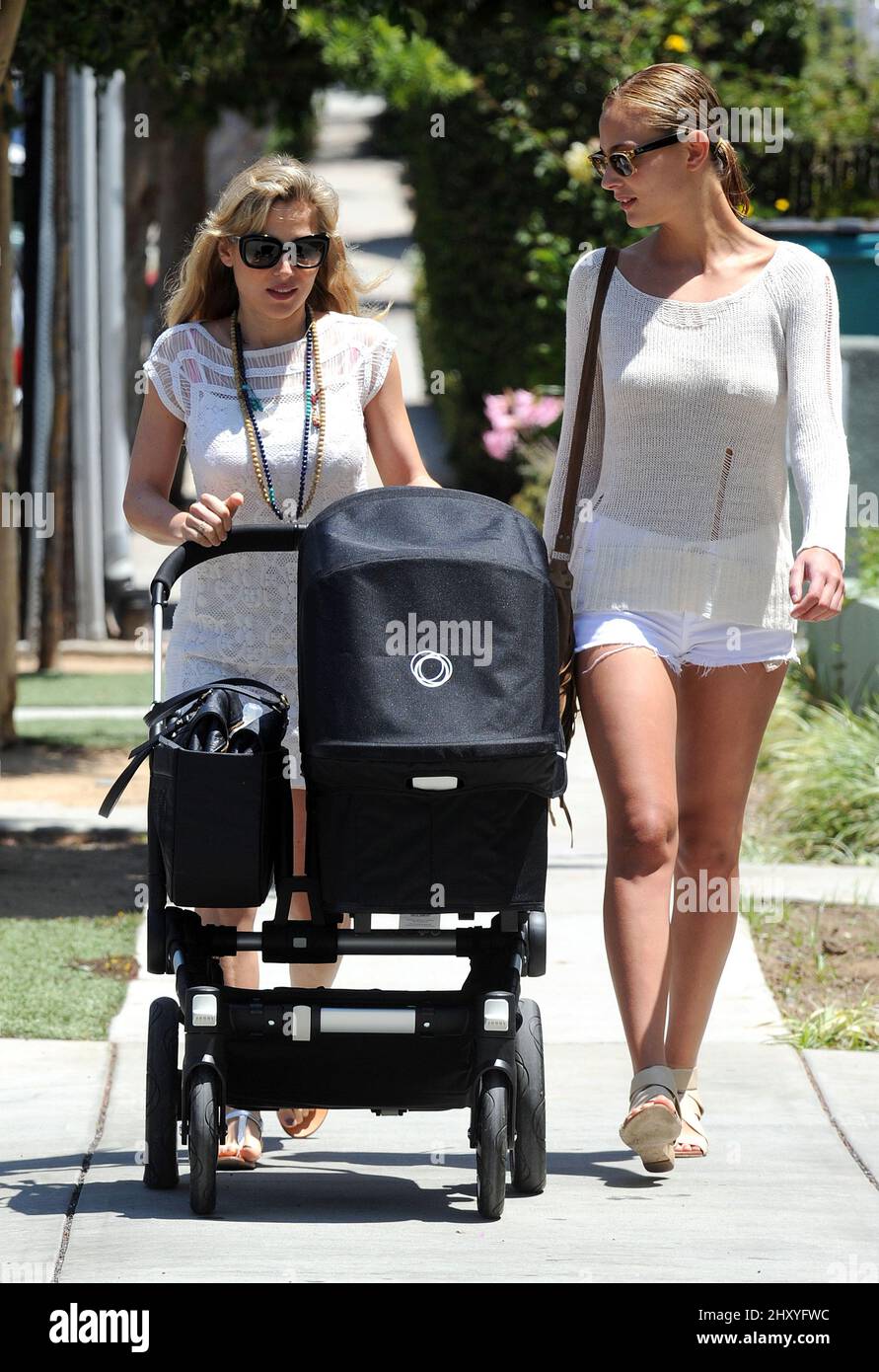 Elsa Pataky and daughter India Celebrity Sighting - Elsa Pataky ...